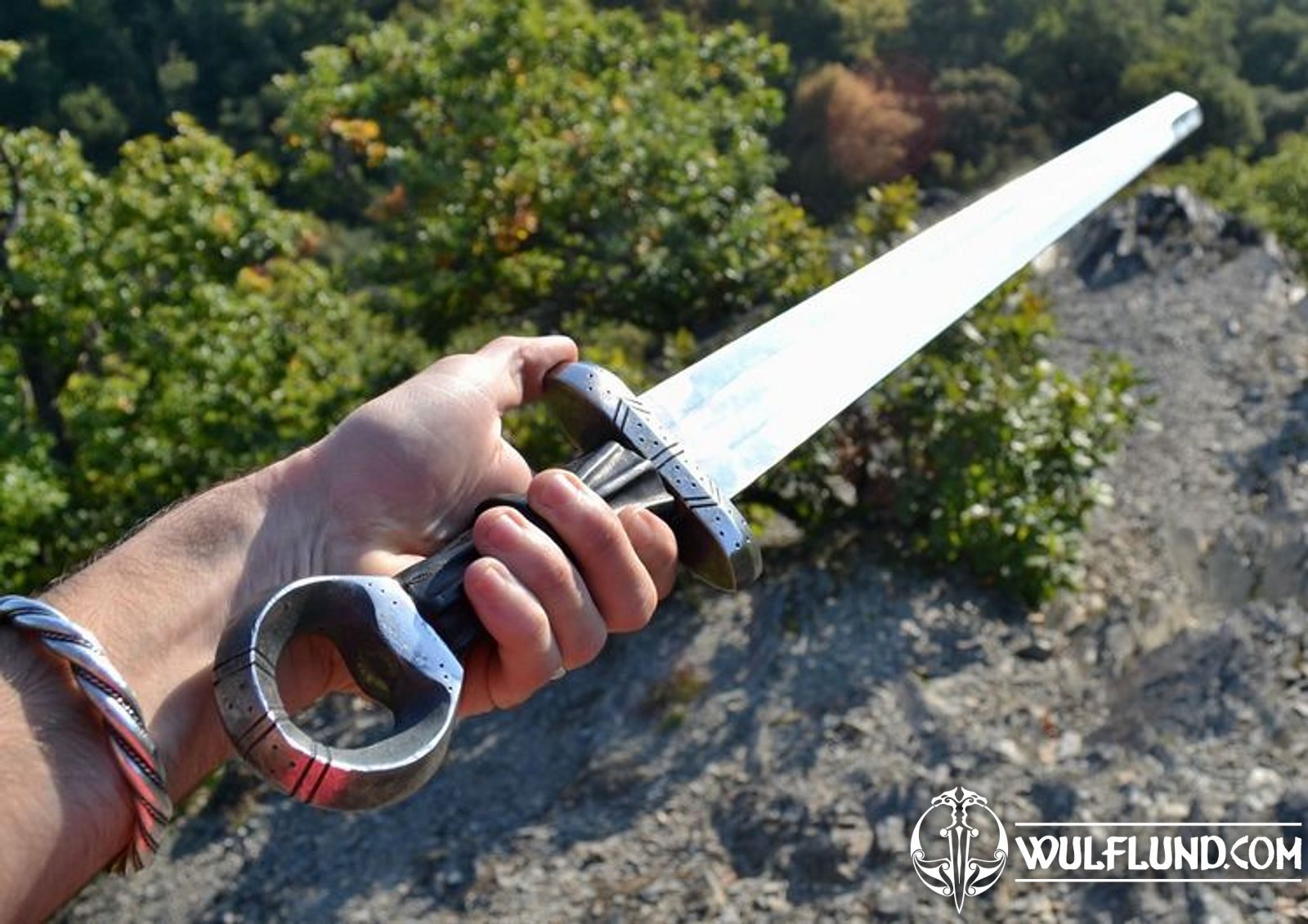 VIKING SWORD WITH A RING POMMEL Drakkaria Viking swords Swords, Weapons ...