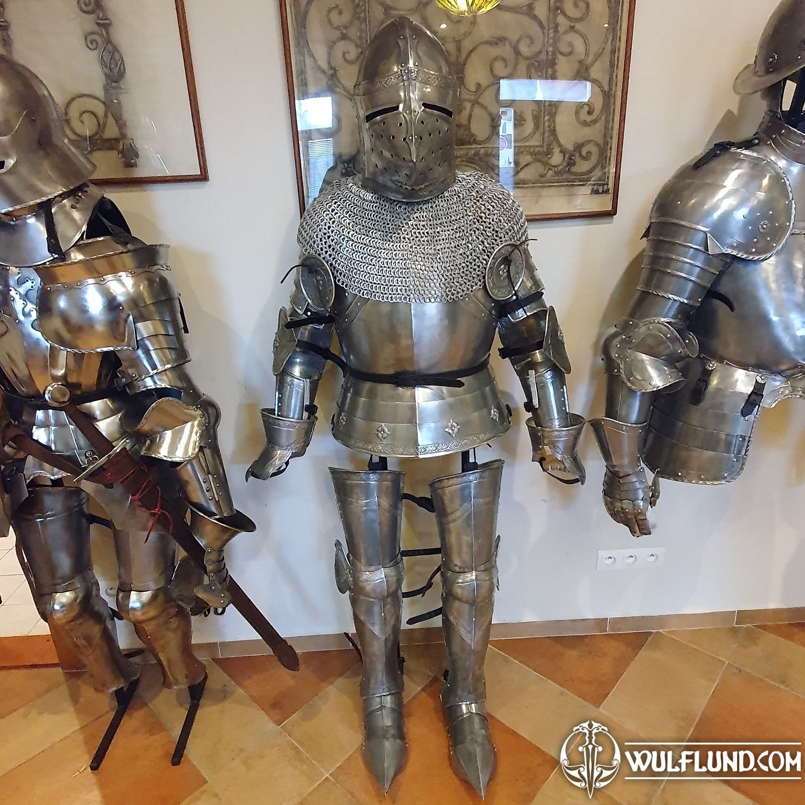 MEDIEVAL SUIT OF ARMOR, aluminium, costume rental Drakkaria costume ...