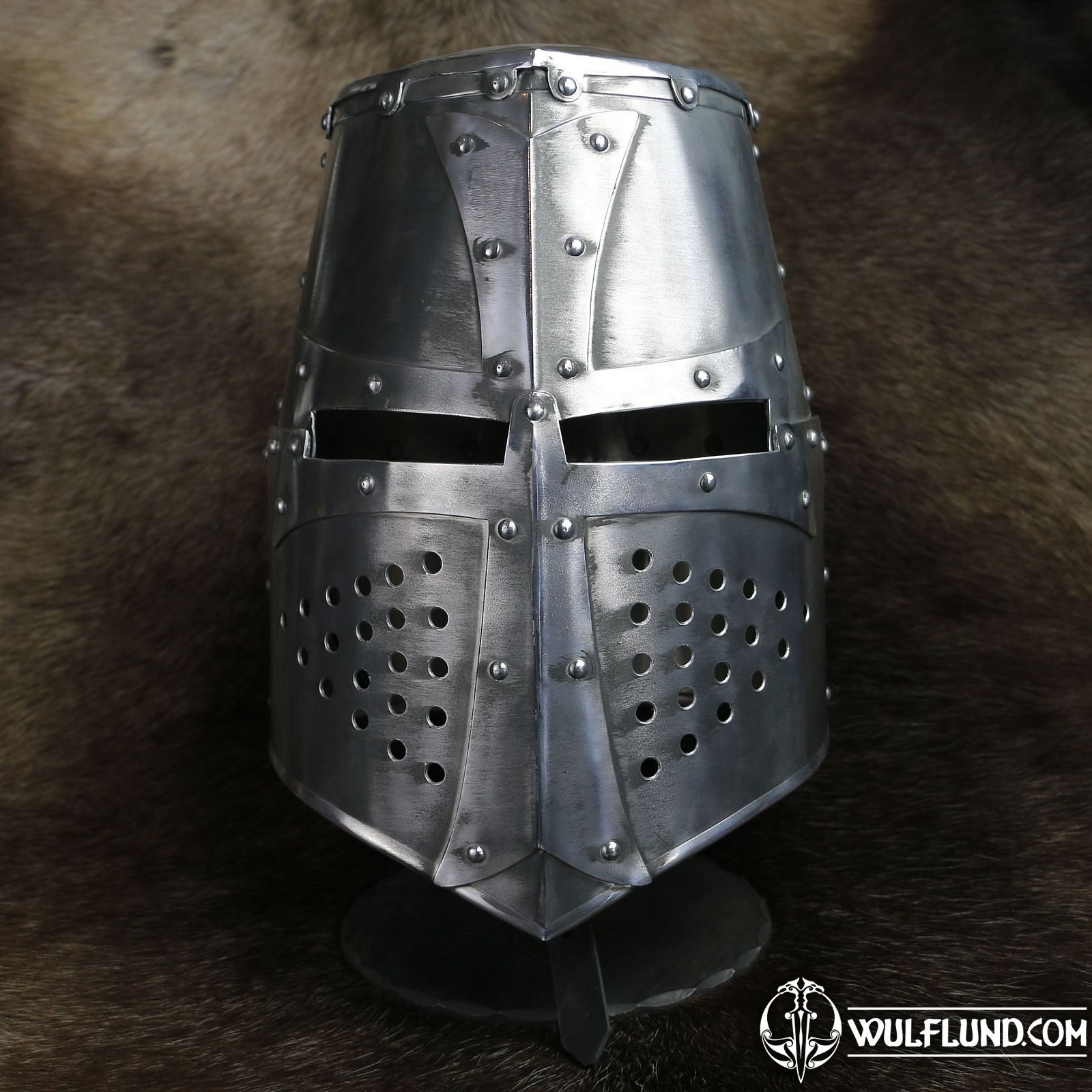 TEMPLAR KNIGHT Great Helmet Duralumin - Costume Rental Drakkaria arms ...