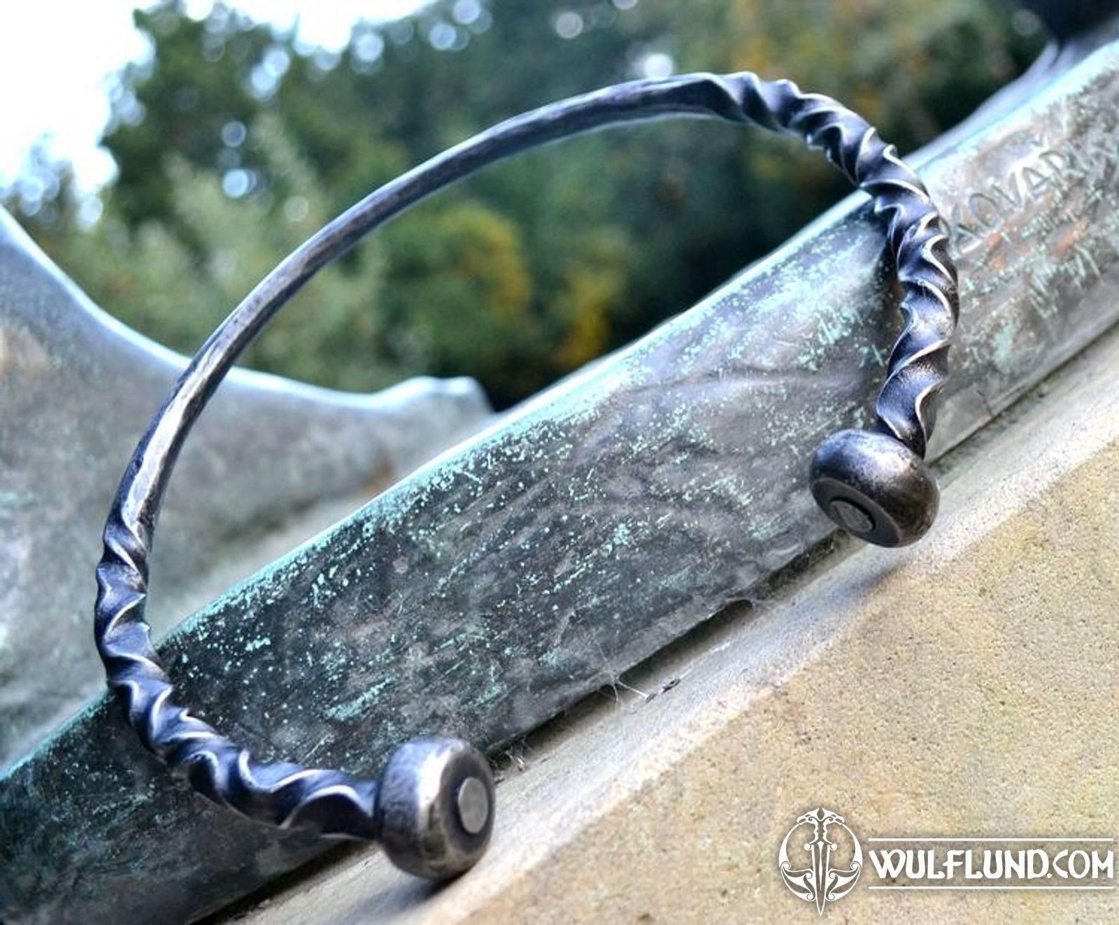 FORGED TORC WITH A BALL Wulflund