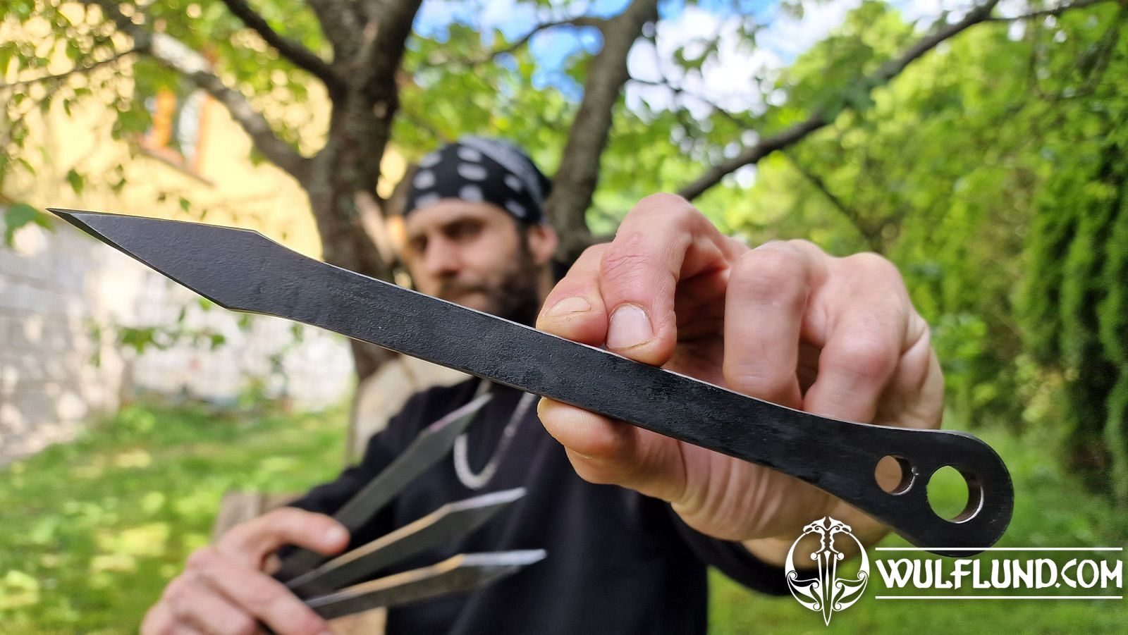 THE VETERAN throwing knife, Adam Celadin Drakkaria Throwing knives Throwing weapons, Weapons ...