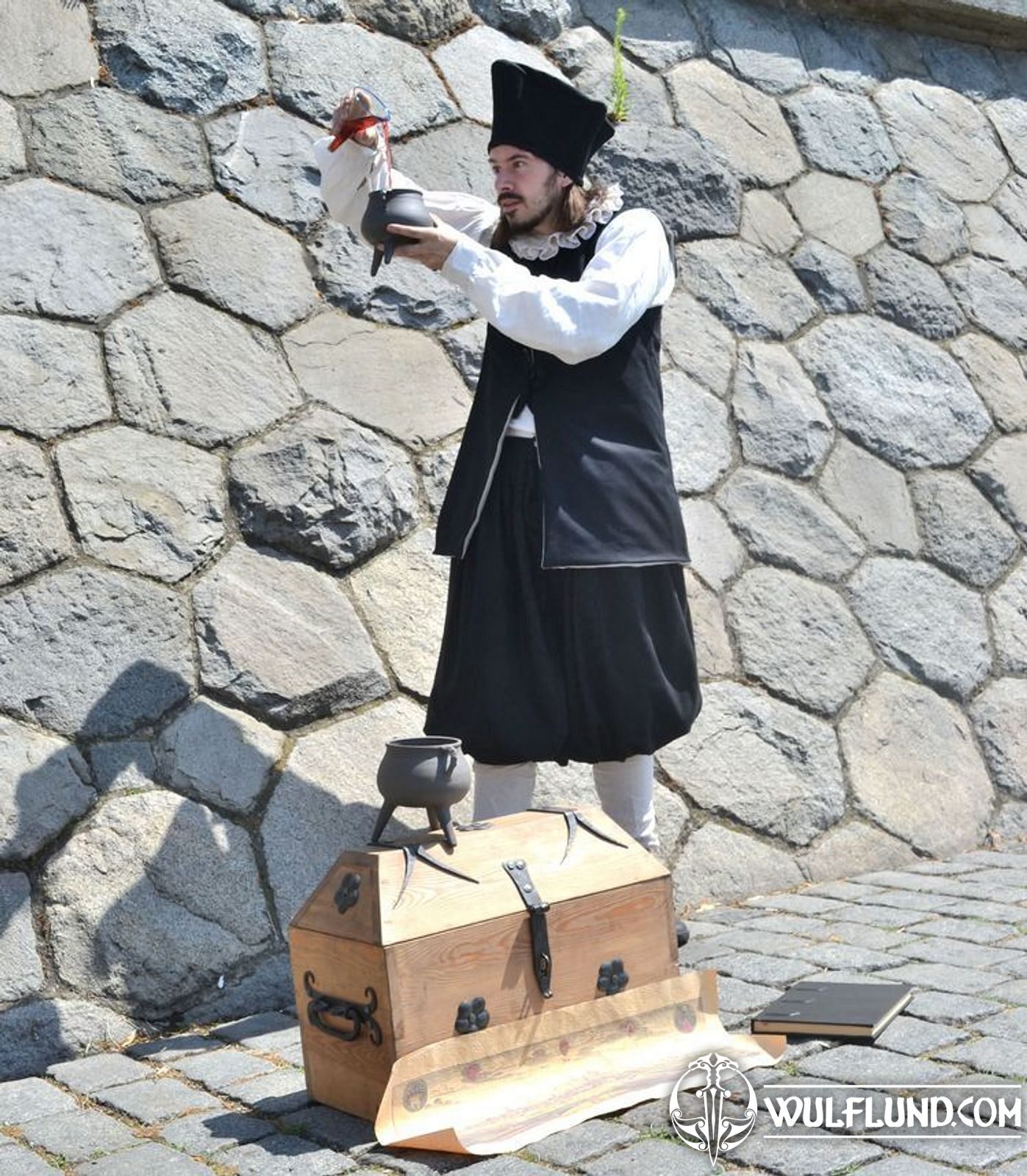 Renaissance Alchemist, costume rental Wulflund