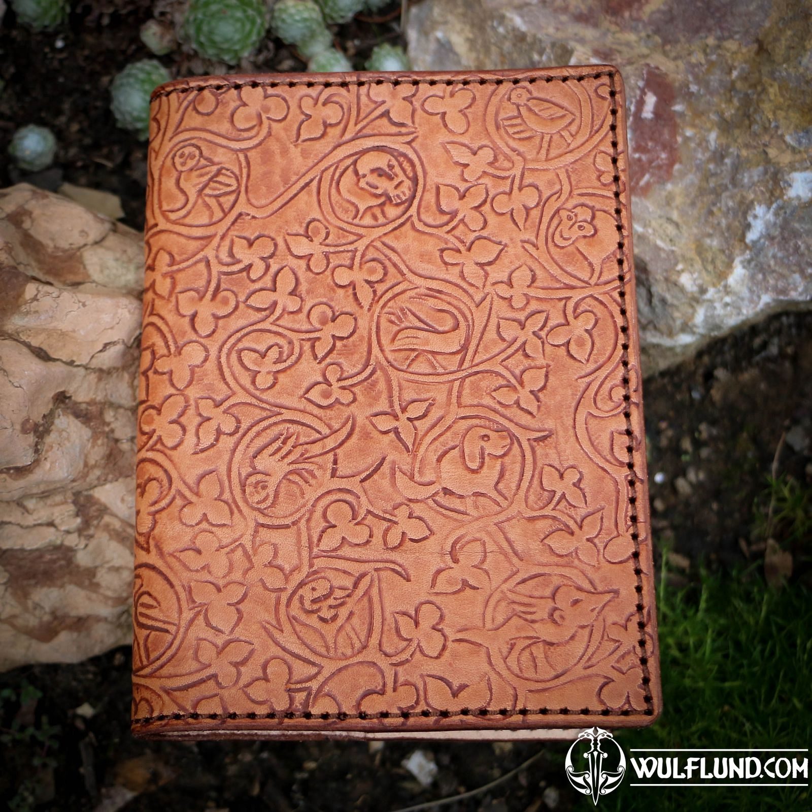 Medieval Leather Book Case A6 - GOTICA keychains, whips, other Leather ...