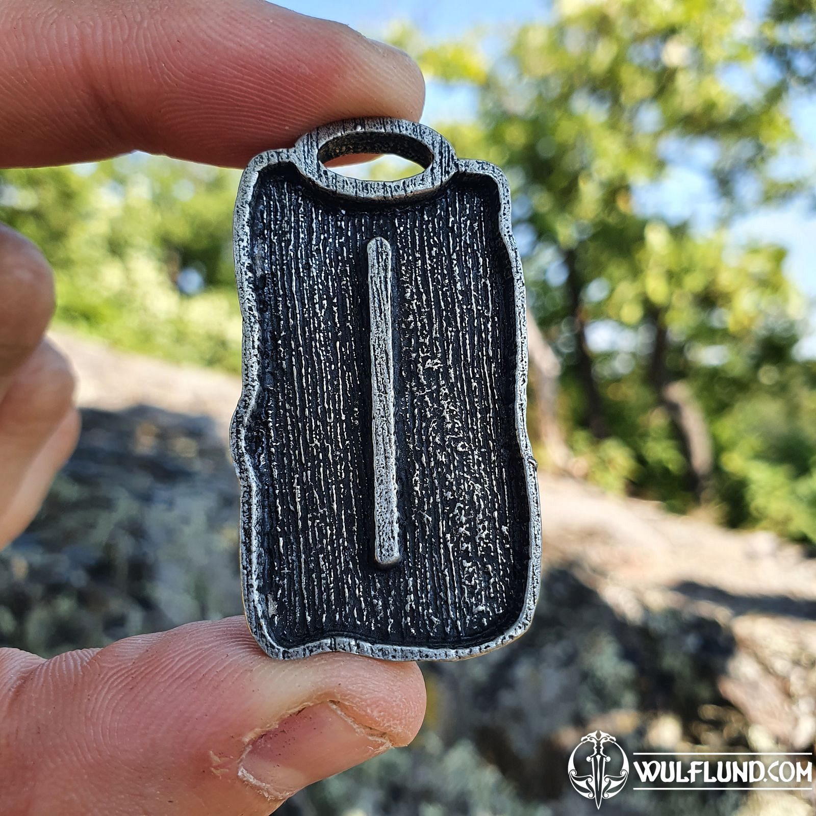 Isaz - Rune Pendant Drakkaria rune pendants Zinc amulets, Jewellery ...