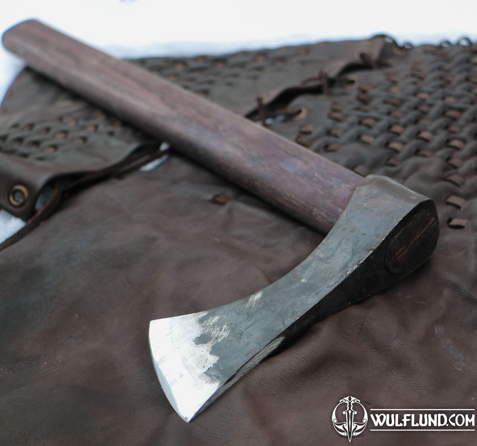 FRANCISCA Throwing Axe Drakkaria Throwing axes Throwing weapons ...