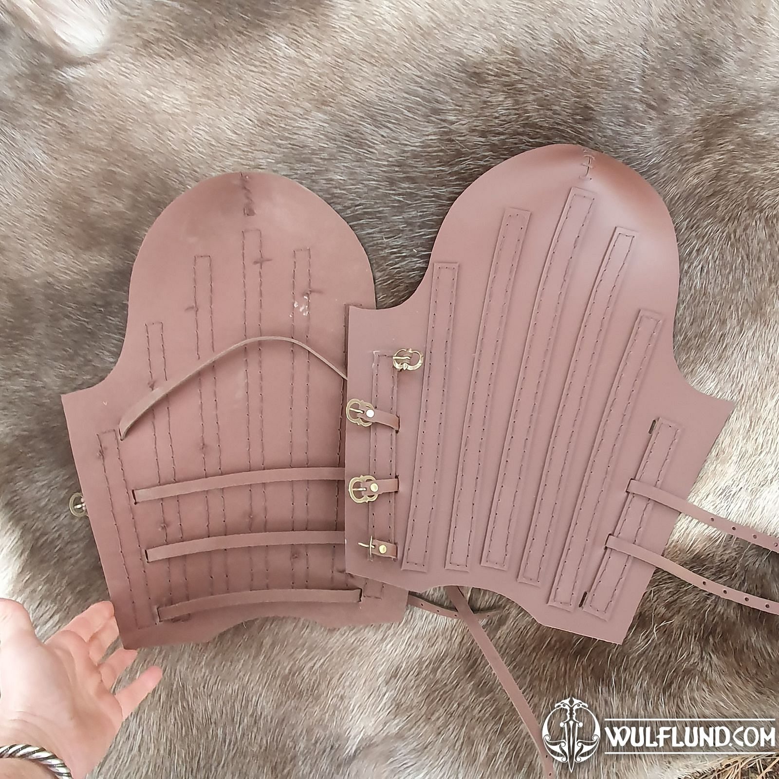 LEATHER LEG GUARDS with slats Dragnor Leather Armour Armour Wulflund