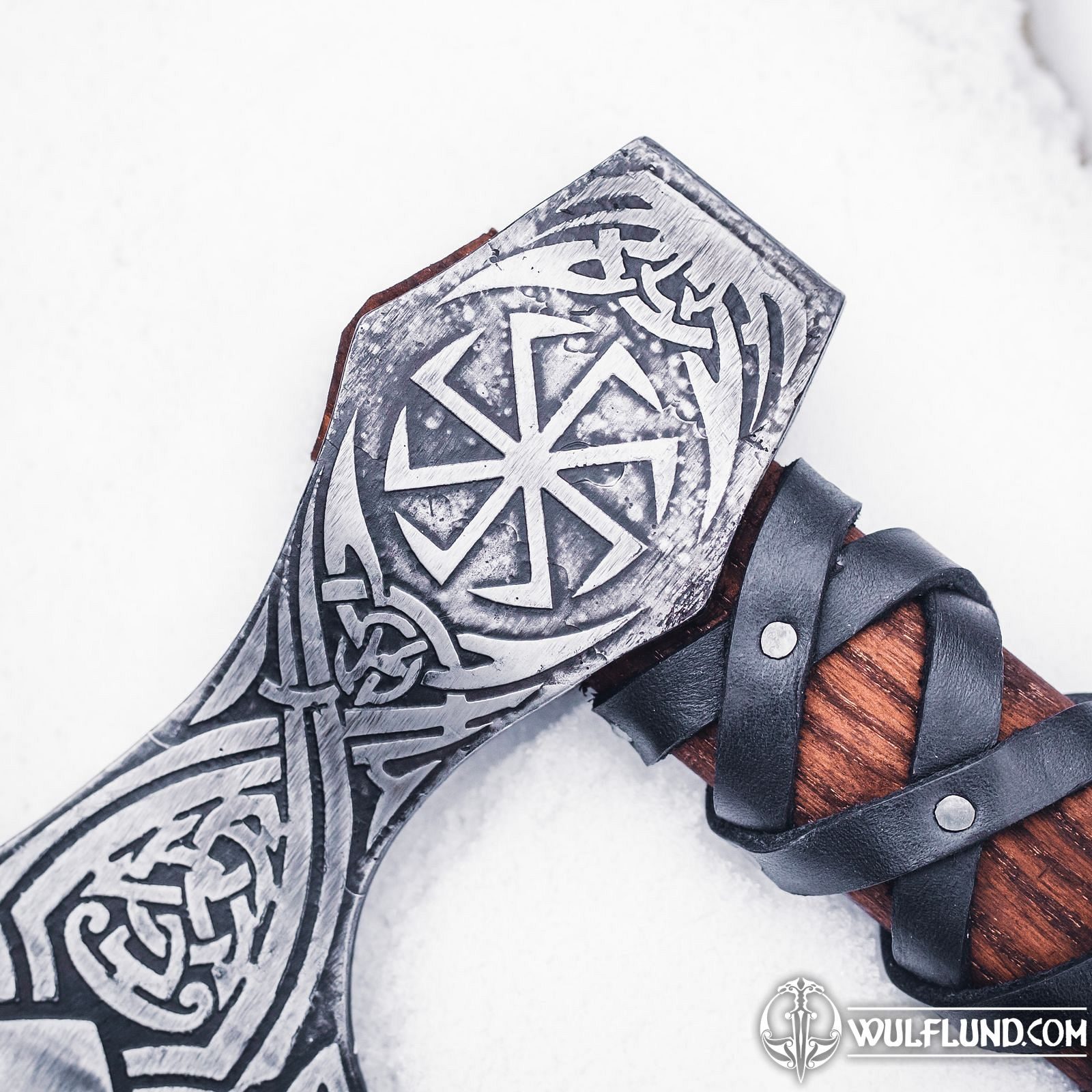 Axe of Perun, etched with leather Drakkaria Axes Weapons Wulflund