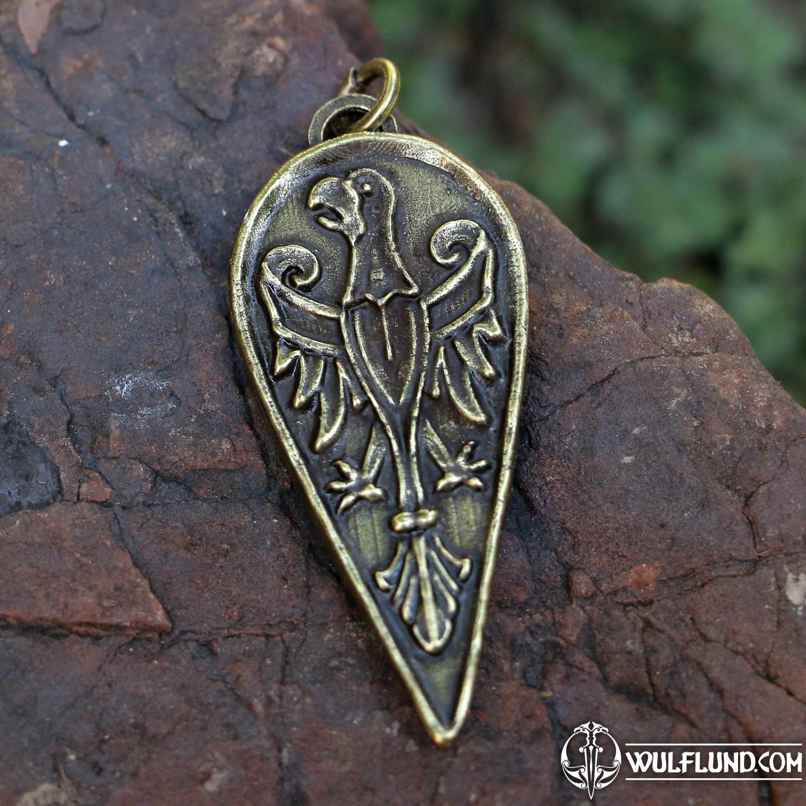 EAGLE on almond shield, zinc old brass Drakkaria Medieval amulets Zinc ...