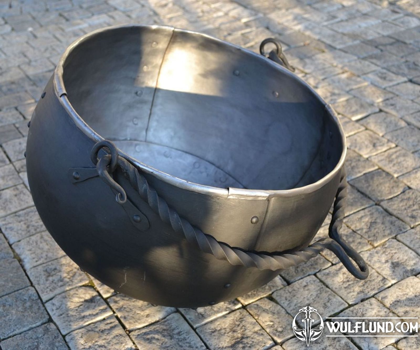 Round Iron Cauldron 15 L forged products Smithy Works, Coins Wulflund