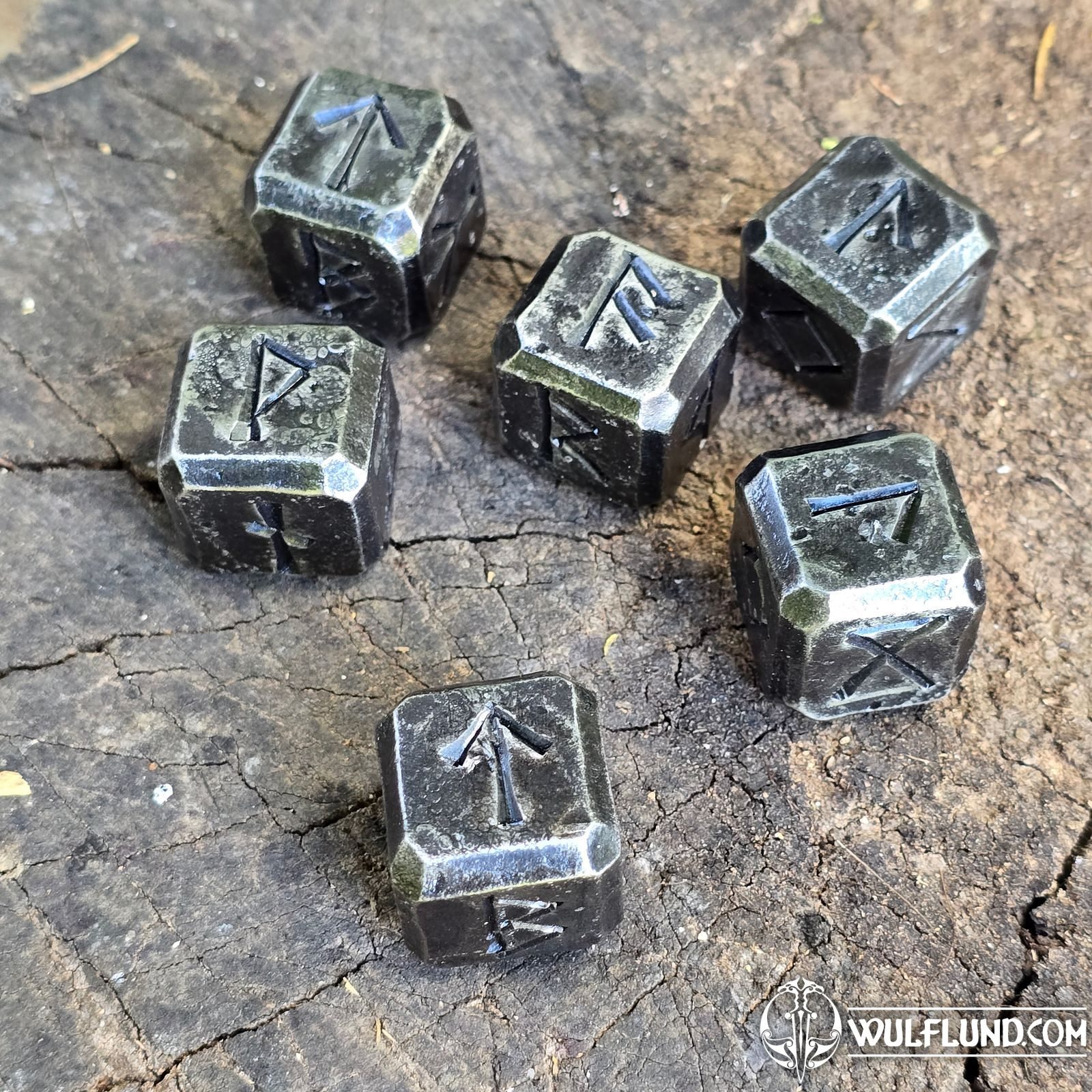 FUTHARK - RUNES, FORGED CUBE 4 PIECES Novotný T viking board games ...