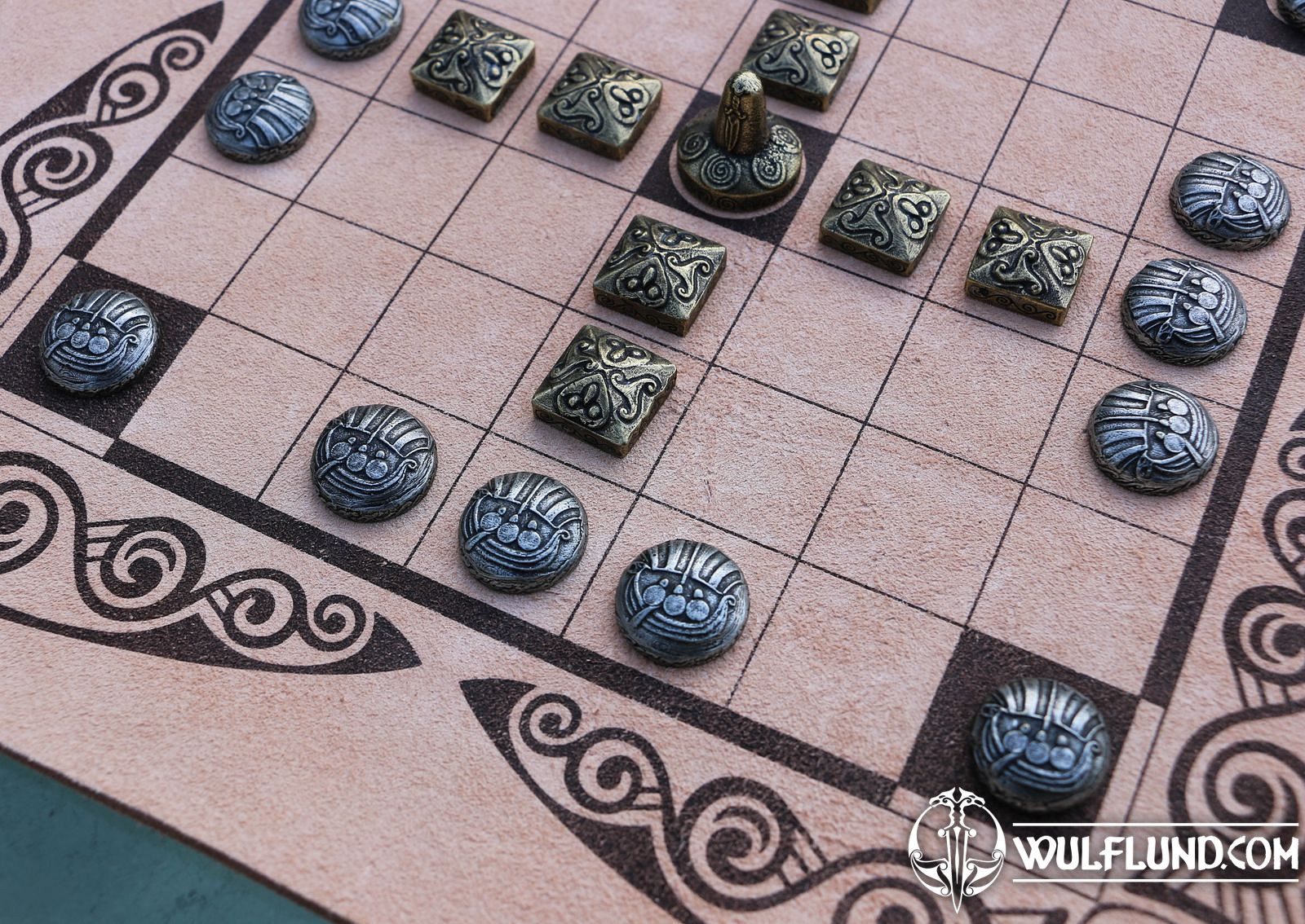 FIDCHELL, a Celtic board game version CÚ CHULAINN with a leather board ...