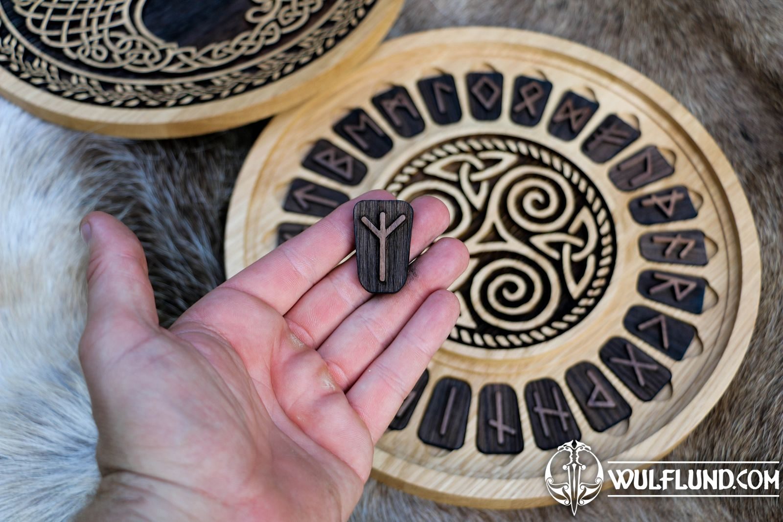 YGGDRASIL - WOODEN RUNES FUTHARK SET Kadlus rune pendants Zinc amulets ...
