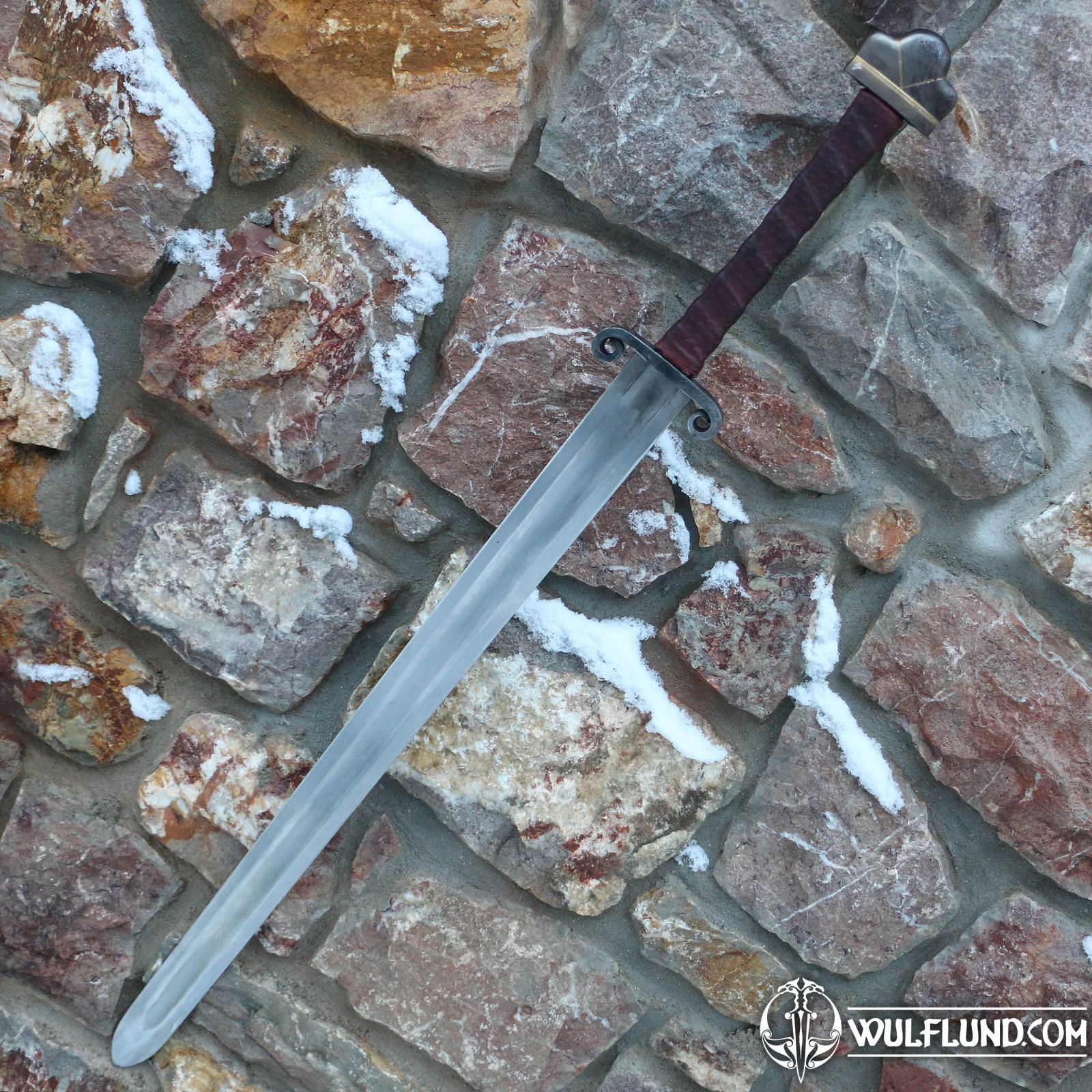 BARBARIAN two-handed sharp fantasy sword with Scabbard on the back Arma ...