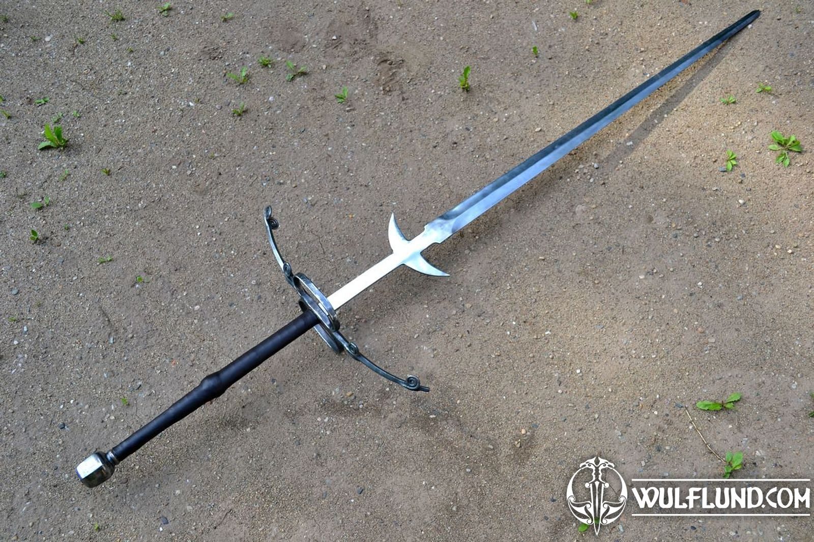 MAXIMUS, two handed sword Drakkaria Medieval swords Swords, Weapons ...