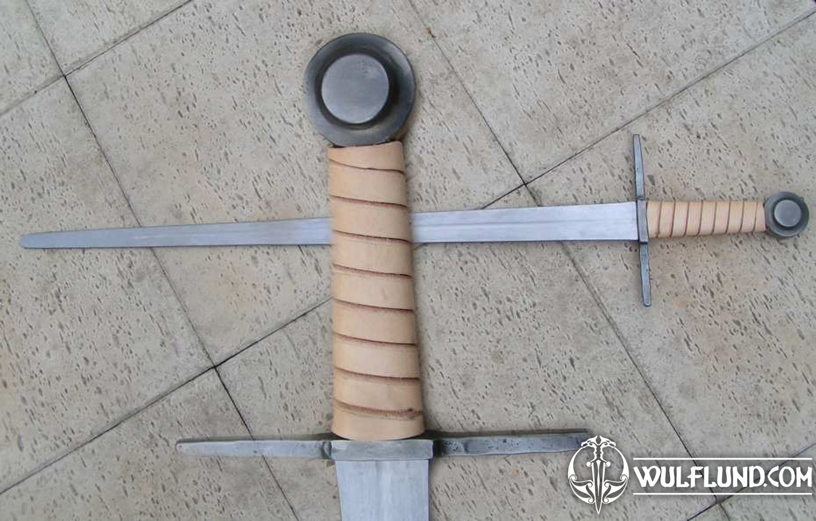 MEDIEVAL WEAPONS - GOTHIC SINGLE HANDED SWORD Nous faisons revivre l ...