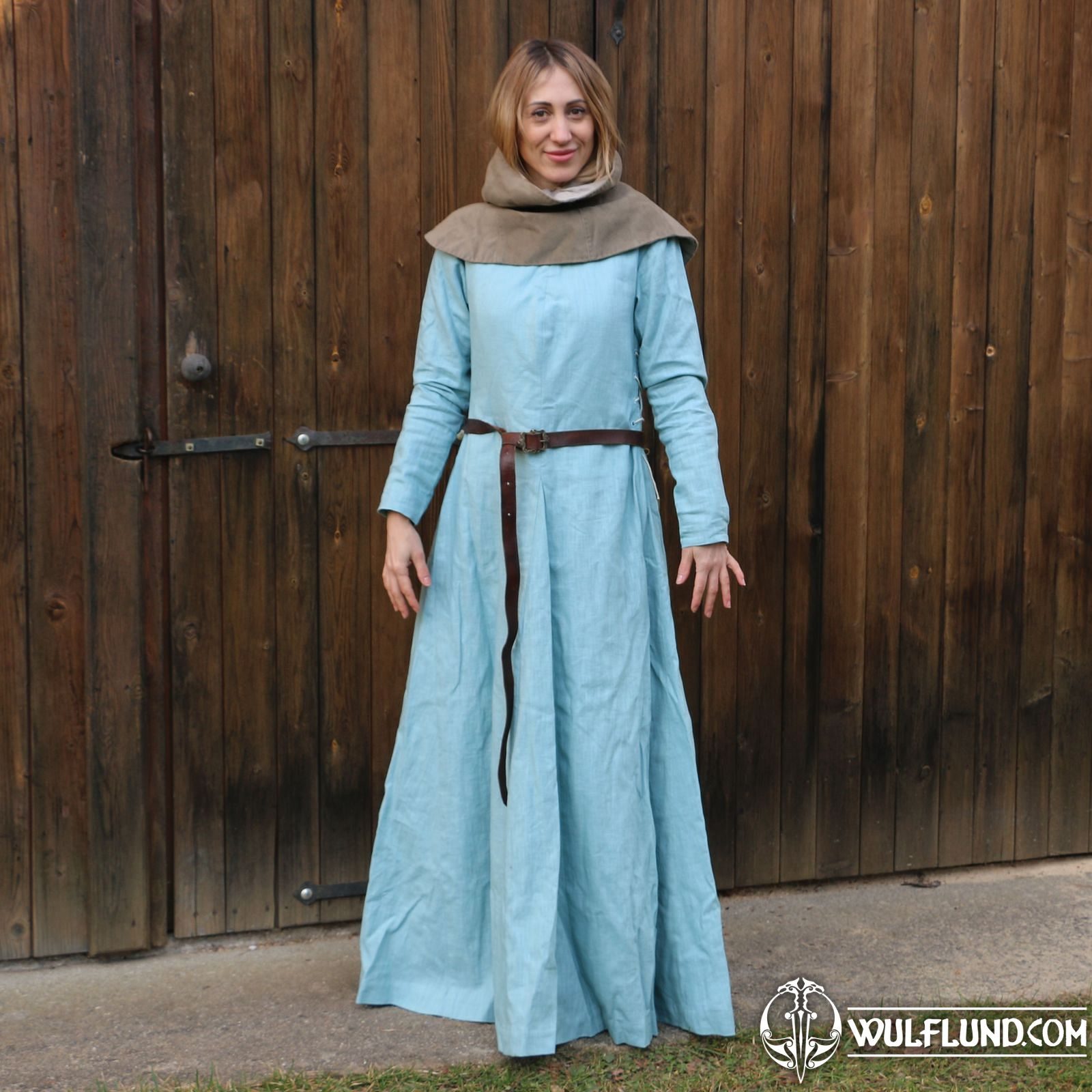 MEDIEVAL WOMEN'S CLOTHING - plain woman 2nd half of the 14th century ...