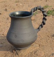 REPLICA OF CELTIC POT FROM MIKOVICE historical ceramics Feasting Wulflund