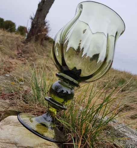 Feasting, historical glass Wulflund