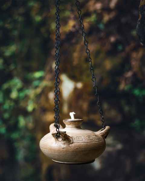 Medieval Hanging Oil Lamp - ceramic Wulflund