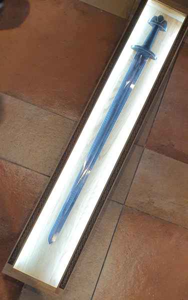 LUXURIOUS DECORATED SWORD BOX - wooden from oak, illuminated Wulflund