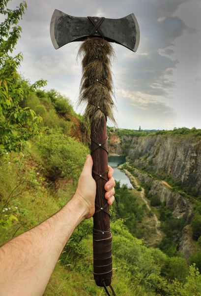 The Barbarian, Axe Wulflund