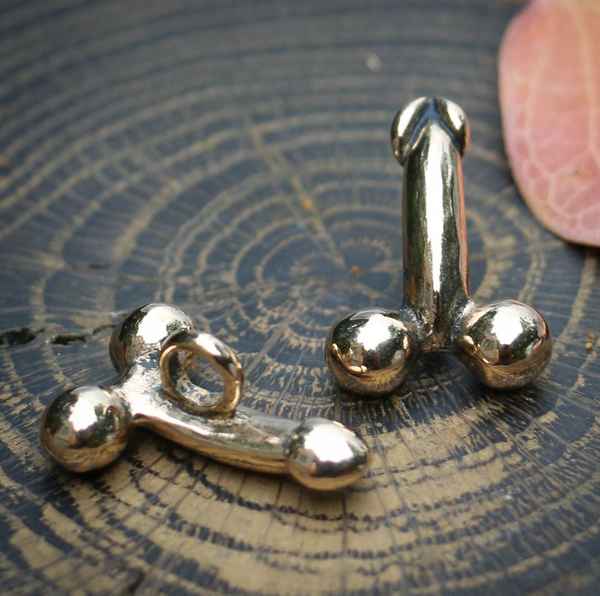 FASCINUS, Roman phallic pendant, bronze Wulflund