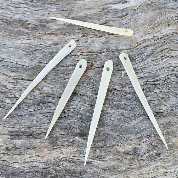 BONE NEEDLE for historical crafts antler and horn products Crafting ...