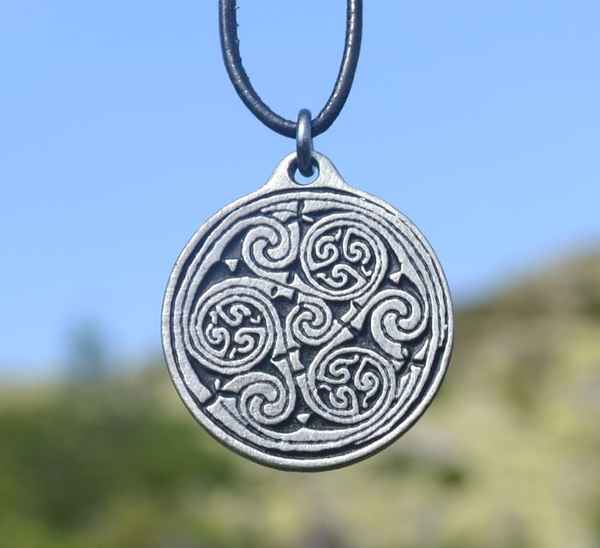 Unendliche Spirale - Amulett Design-M Keltische Amulette Zinkamulette ...