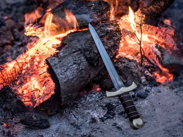 MEDIEVAL DAGGER - brass and steel Practical daggers Daggers, Weapons ...