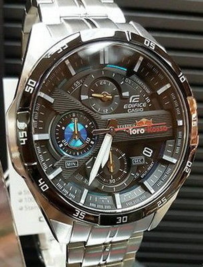 Casio EFR 556TR-1A | Helveti.cz
