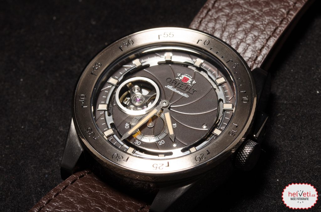 Orient Retro Future Camera RA-AR0203Y | Helveti.eu