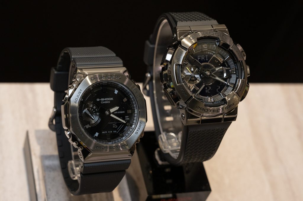 Casio G-Shock GM-2100BB-1AER | Helveti.cz