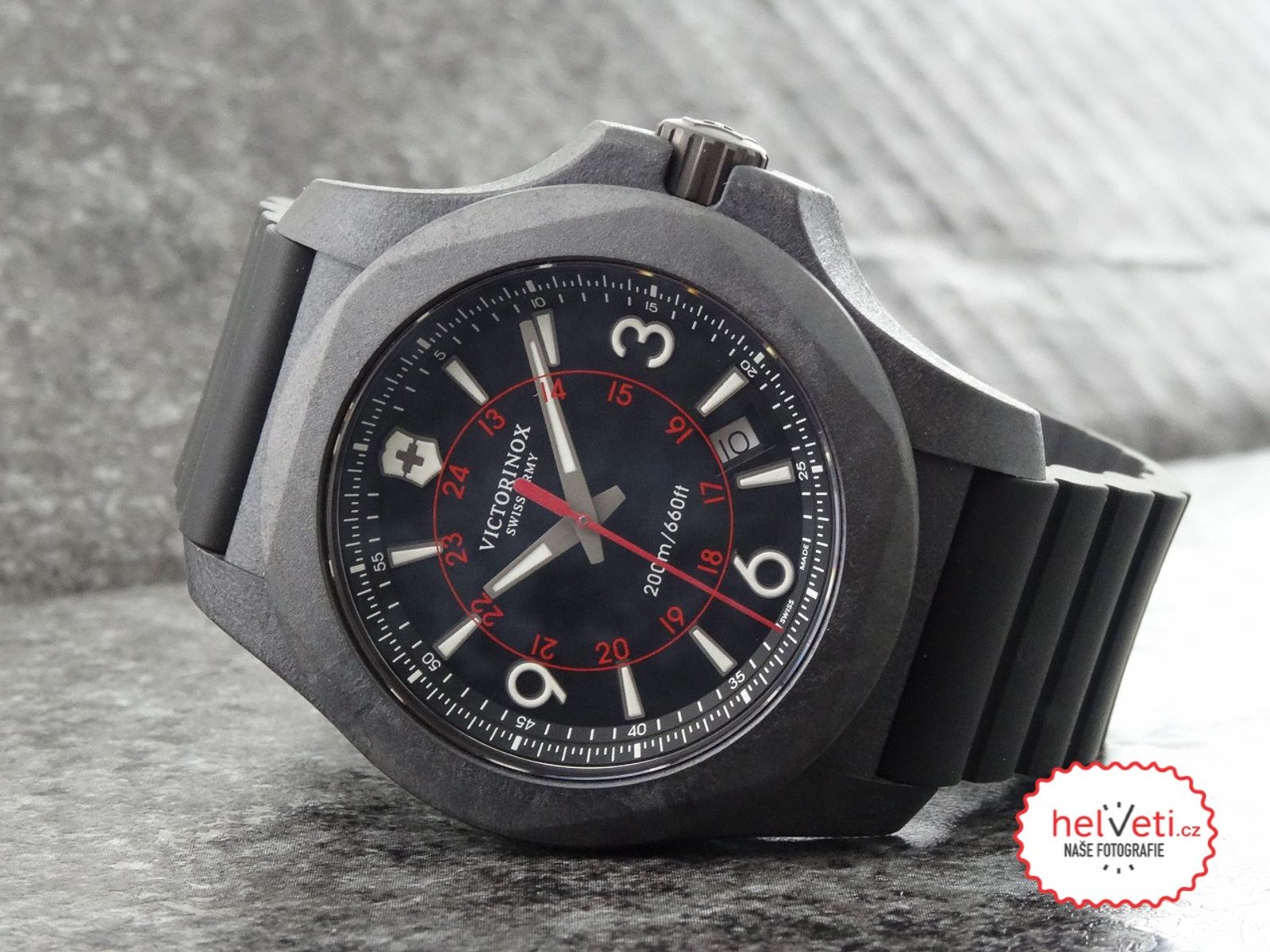 Victorinox I.N.O.X. Carbon 241777 | Helveti.cz