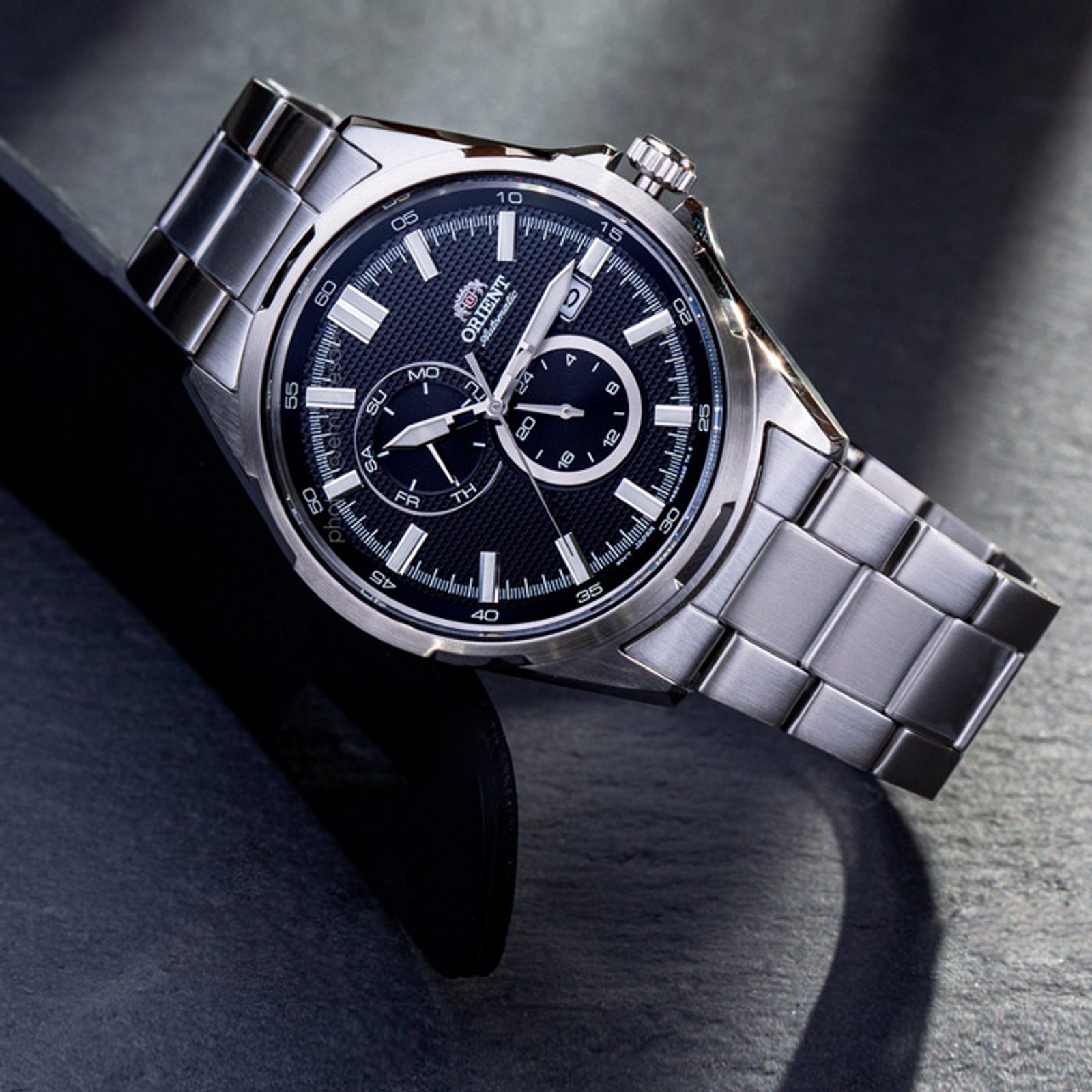 Orient Sports Defender RA-AK0602B | Helveti.cz