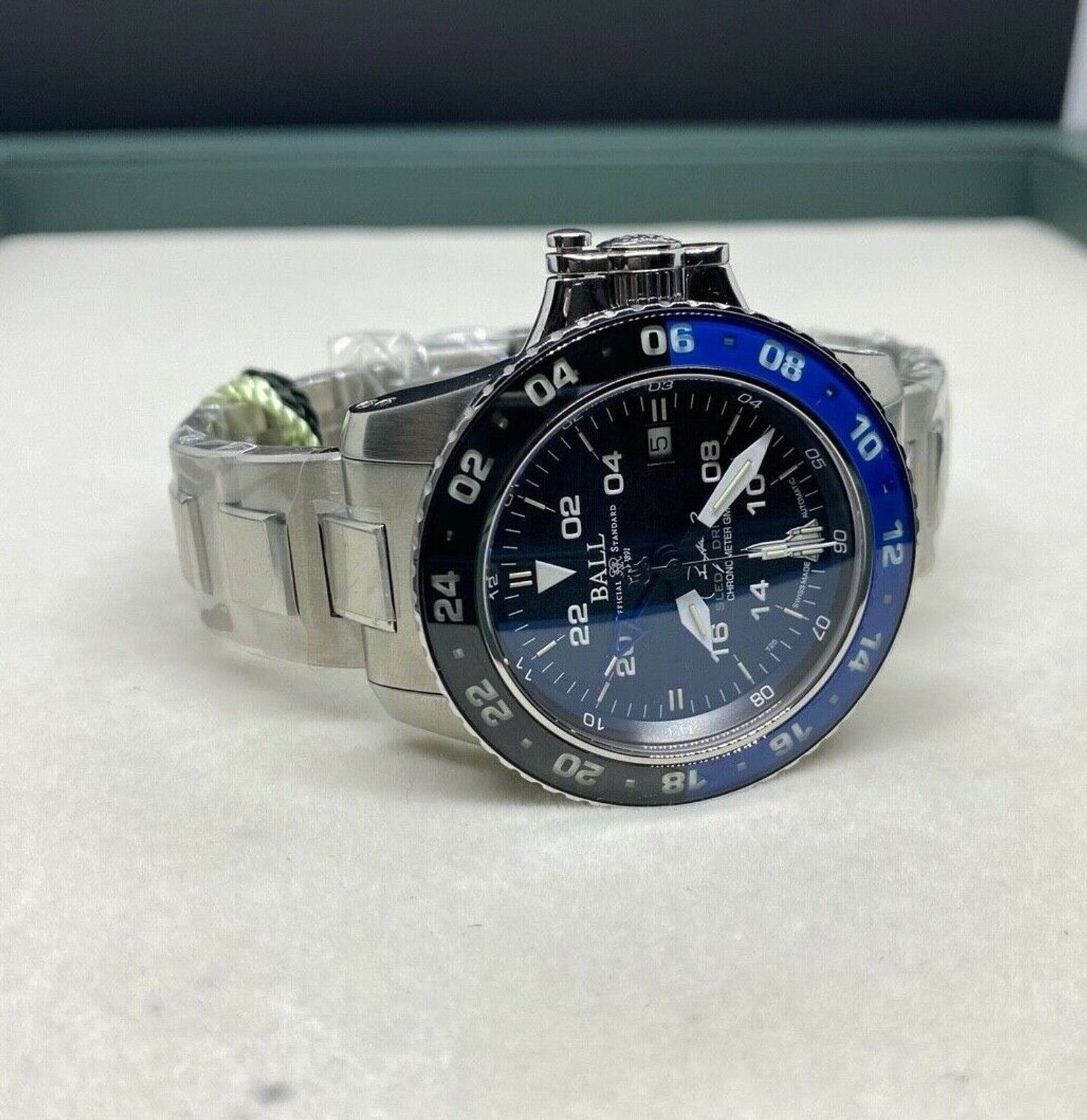 Ball Engineer Hydrocarbon AeroGMT (42 mm) COSC Sled Driver Limited ...