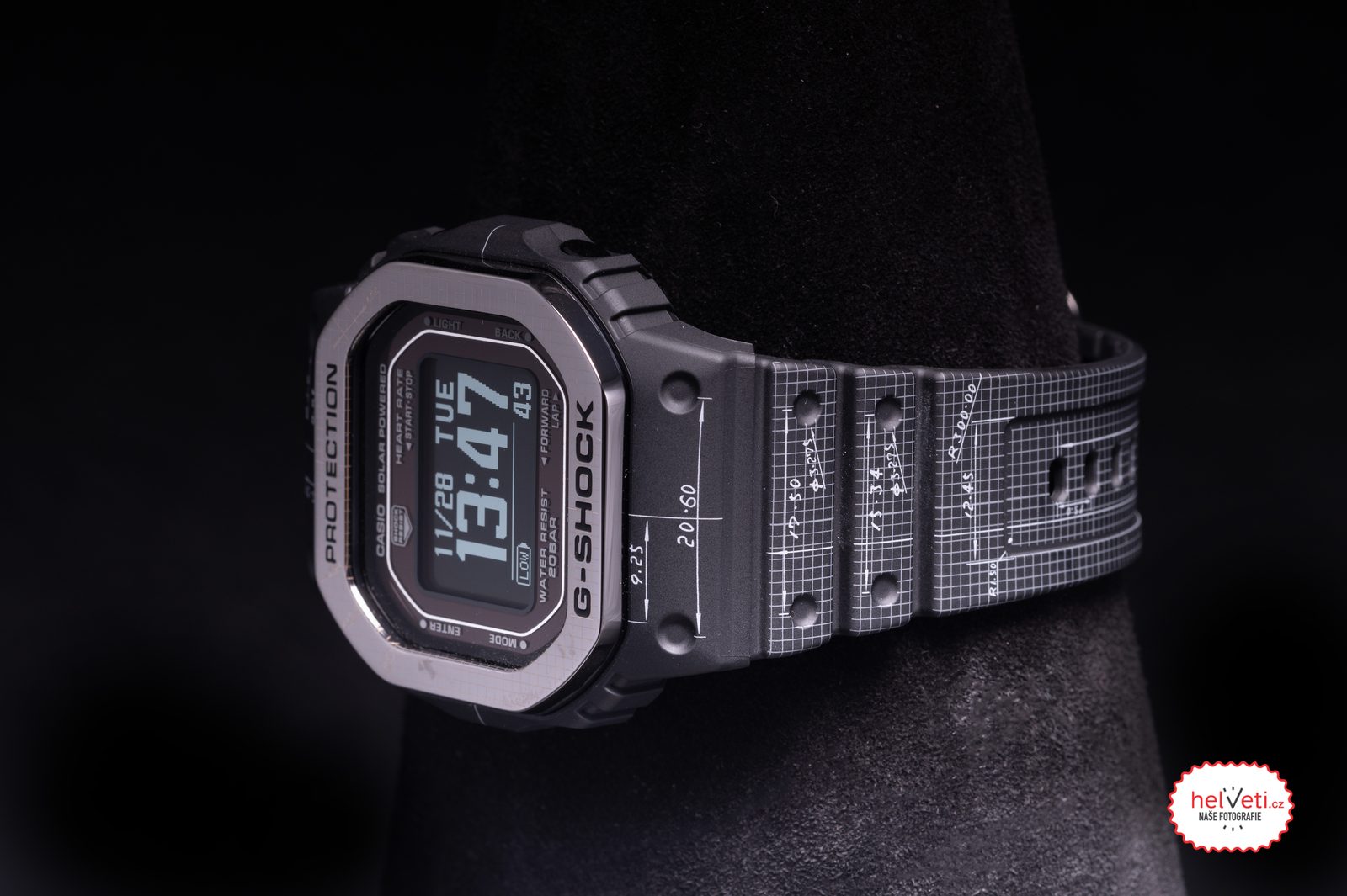 Casio G-Shock G-Squad DW-H5600EX-1ER Special Edition | Helveti.cz