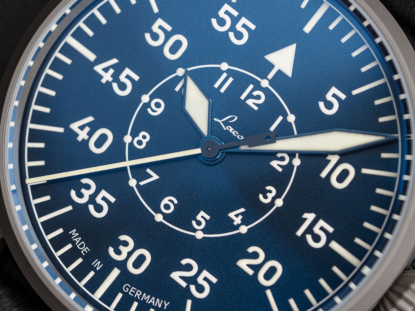 Laco Flieger Karlsruhe Pro Blau 40 Handwinding | Helveti.cz | Helveti ...