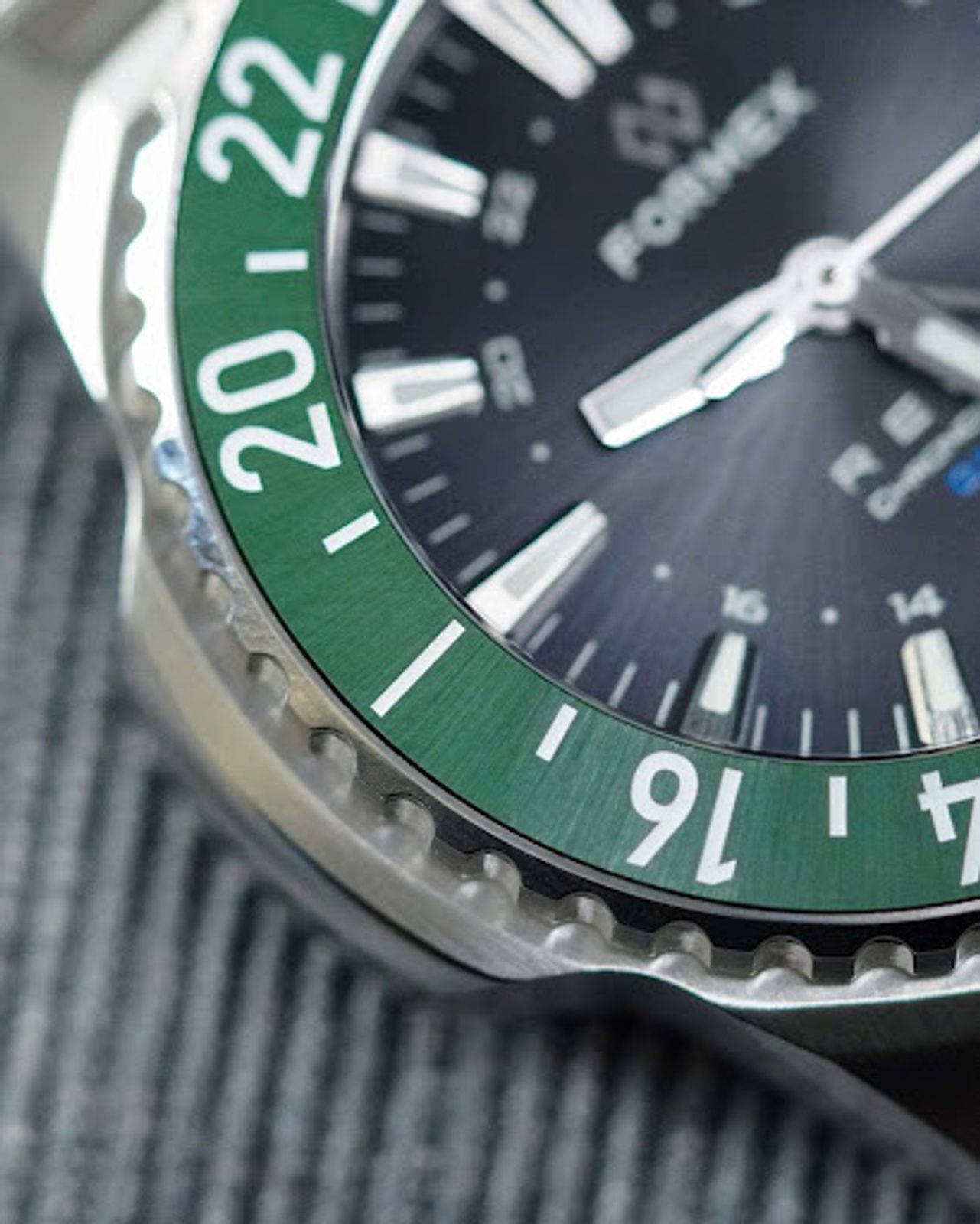 Formex Reef GMT Automatic Chronometer 2202.1.5300.100 | Helveti.cz