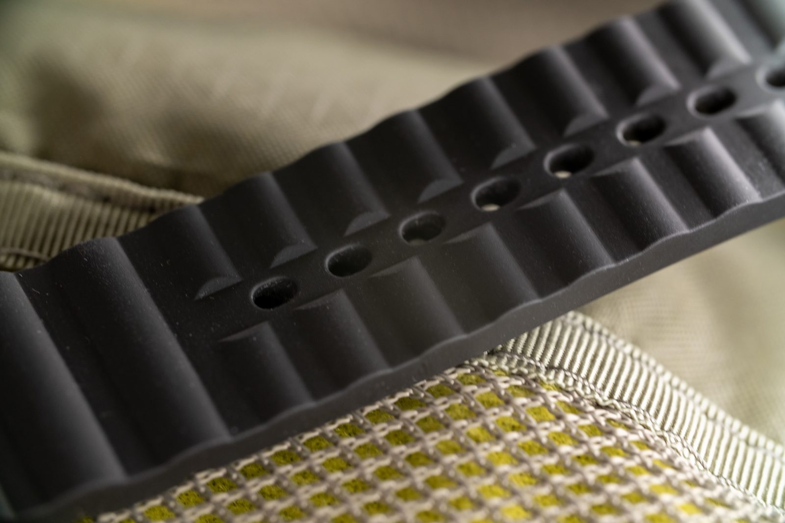 Victorinox I.N.O.X. Carbon 241777 | Helveti.cz