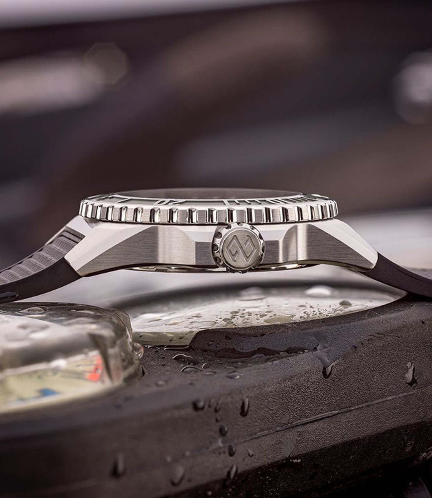 Formex Reef 42 Automatic Chronometer Blue Dial | Helveti.eu