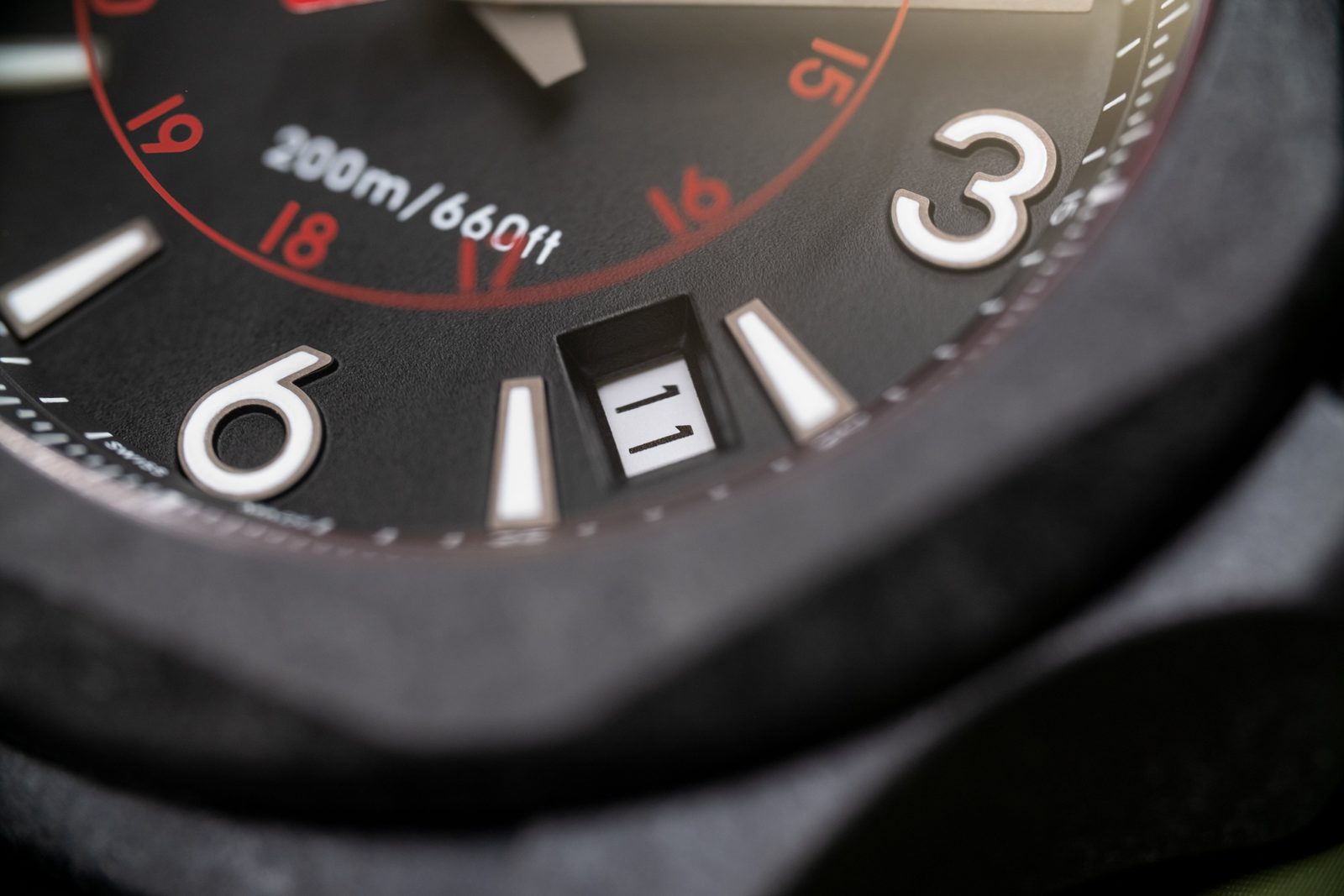 Victorinox I.N.O.X. Carbon 241777 | Helveti.cz