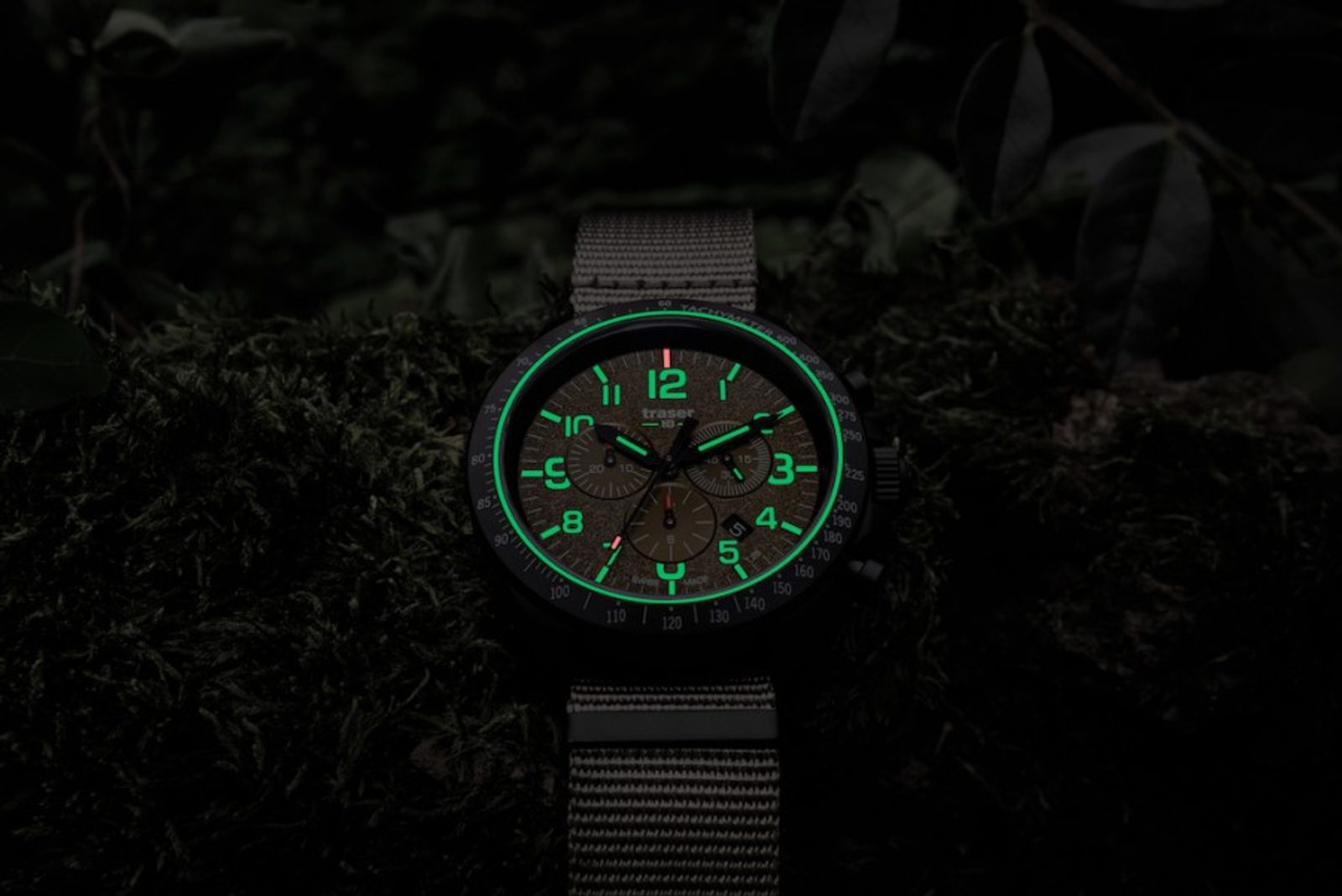 Traser P67 Officer Pro Chronograph Khaki Nato | Helveti.cz