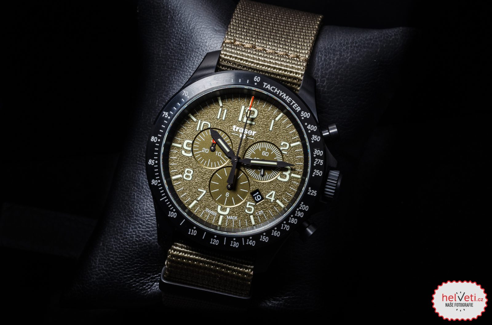 Traser P67 Officer Pro Chronograph Khaki Nato | Helveti.cz