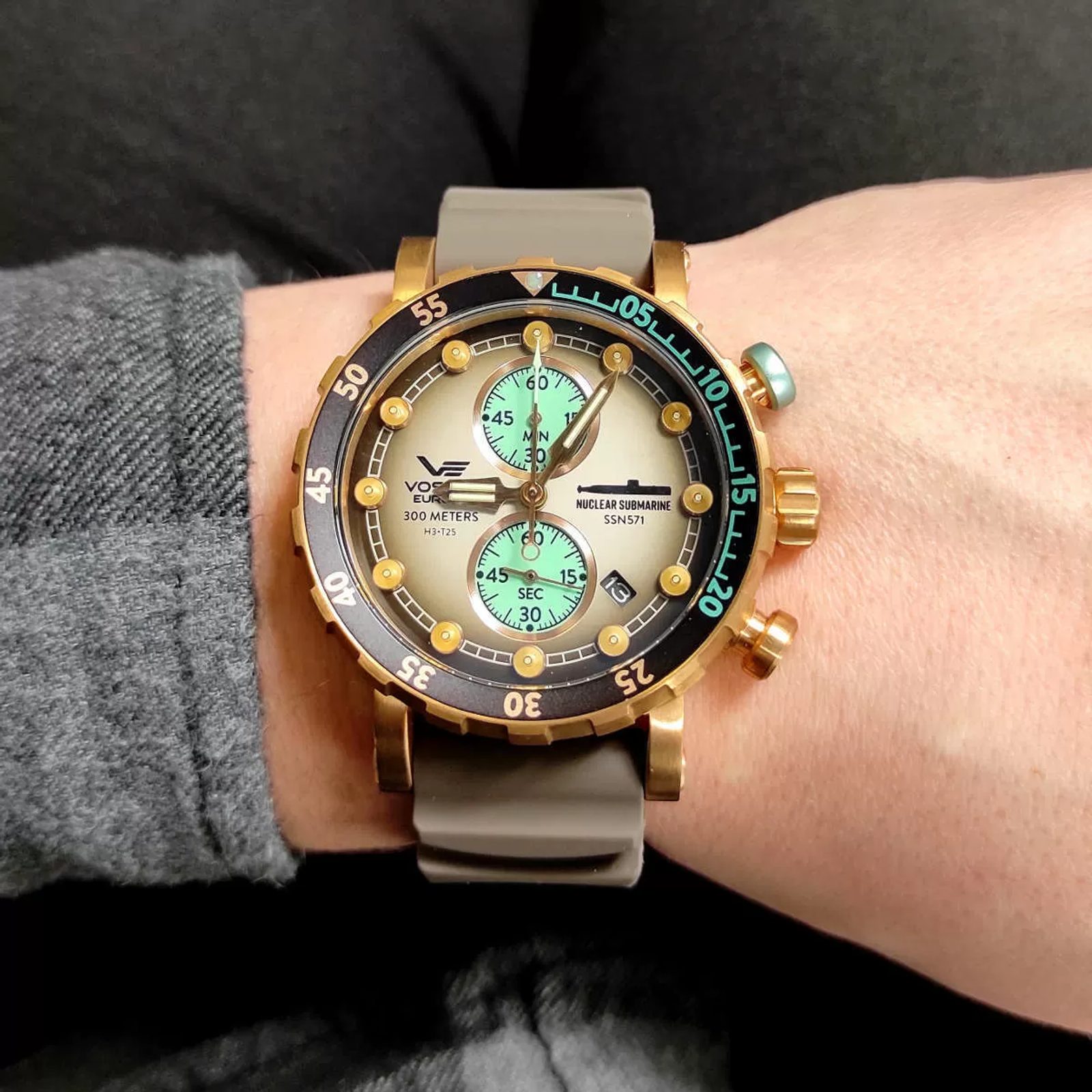 Vostok Europe Nuclear Submarine VK61-571O613 | Helveti.cz