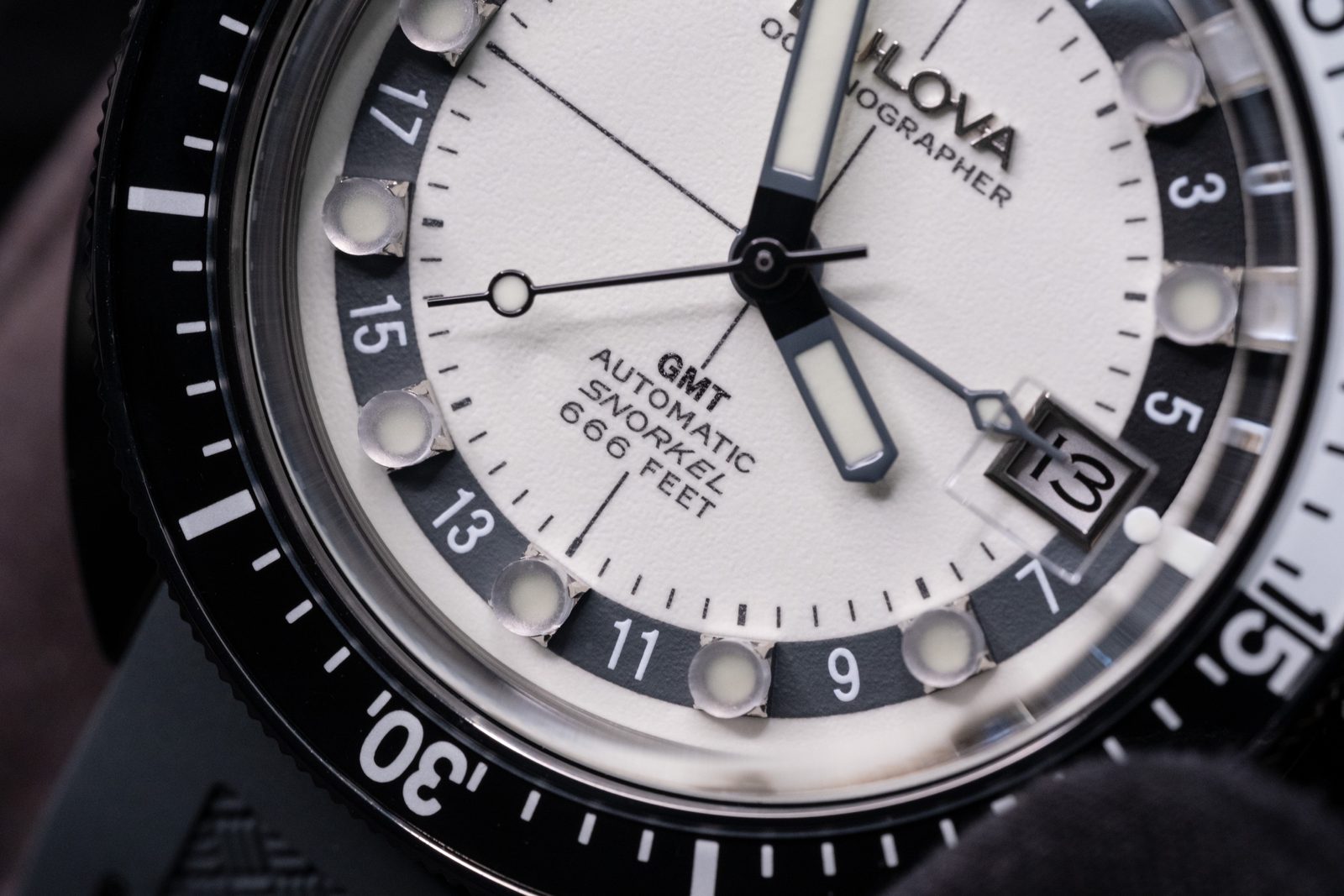 Bulova Oceanographer Devil Diver GMT 98B407 | Helveti.cz | Helveti ...