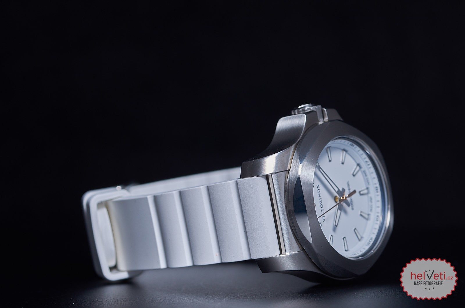 Victorinox I.N.O.X. V 241769 | Helveti.cz | Helveti – Víc než hodinky