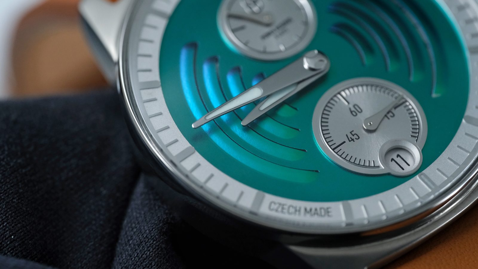 Robot Aerodynamic Titanium Green | Helveti.cz