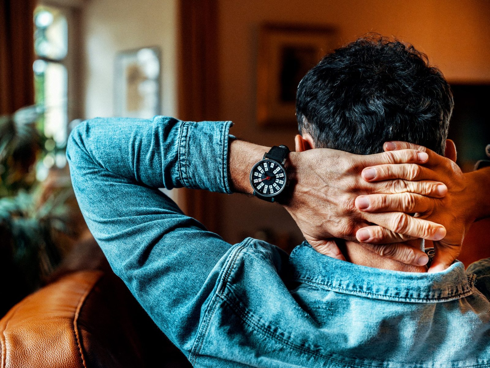 Robot Graphic Analog Black | Helveti.cz