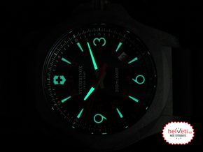 Victorinox I.N.O.X. Carbon 241777 | Helveti.cz