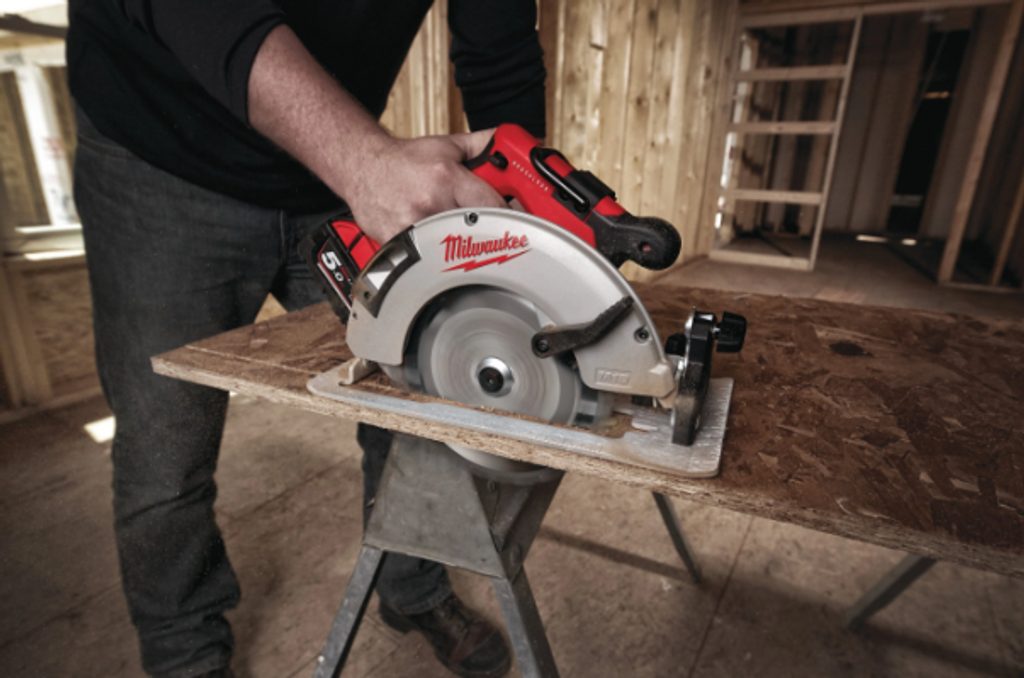 Aku okružní pila Milwaukee M18 BLCS66-0X 4933464589 | Jarabák